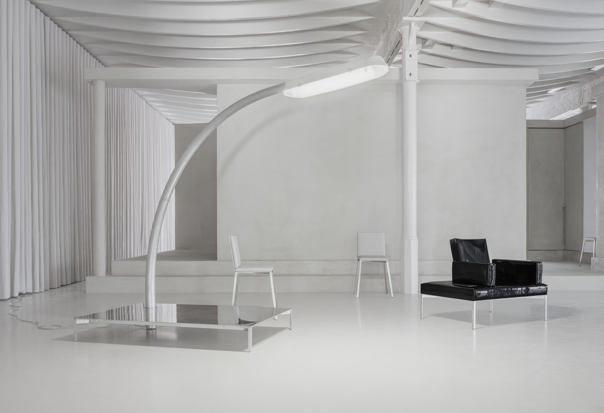 Sam Chermayeff Chair With Umbrella | Side Gallery